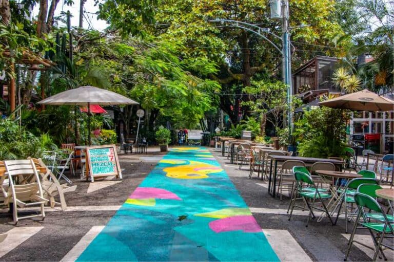 Siguen los reconocimientos para Medellín, Vía Provenza fue seleccionada ...